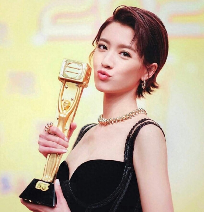 TVB「人肉發電機」擺脫負評，獲贊樣貌變漂亮，加盟周星馳新電影-picelse.com - 趣聞圖說