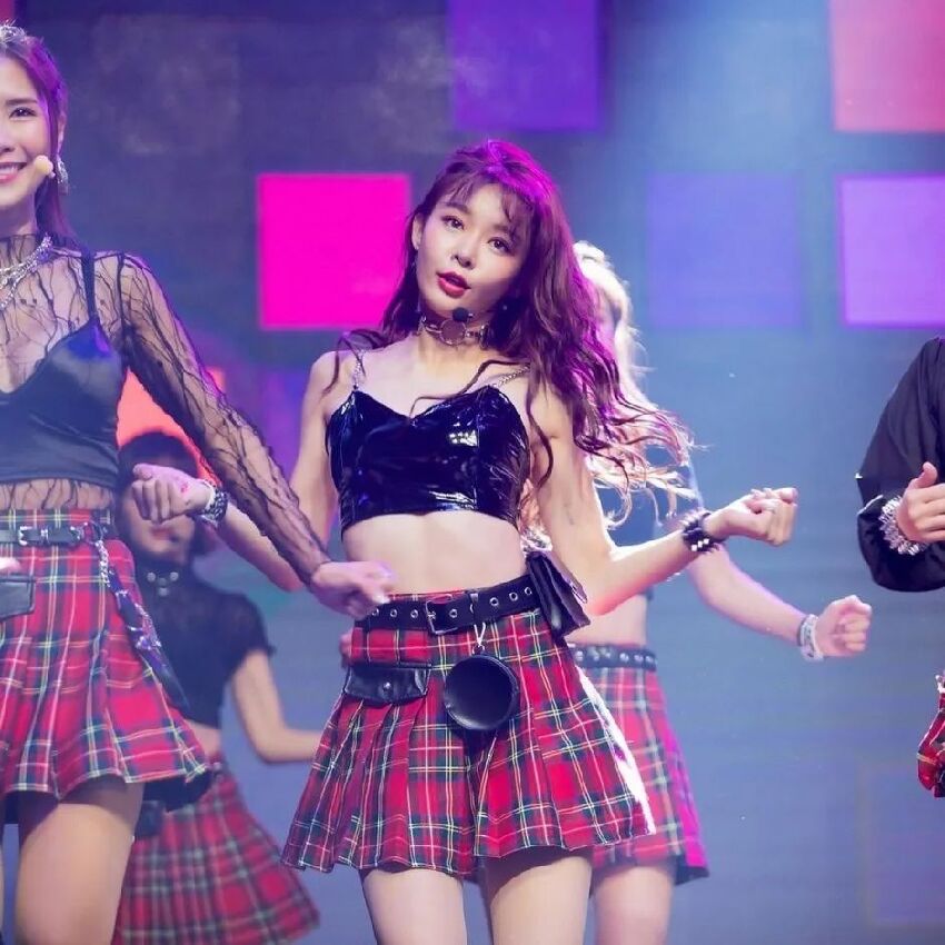 最正啦啦隊女神，身材火爆太撩人了！-picelse.com - 趣聞圖說